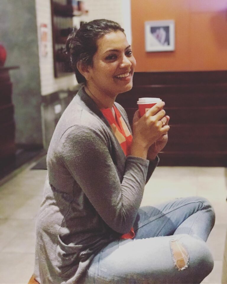 Singer Geetha Madhuri Age, Husband, Daughter, Songs List, Family ...