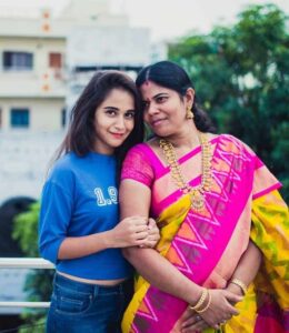 Deepthi Sunaina Age, Height, Family, Boyfriend, Biography & More