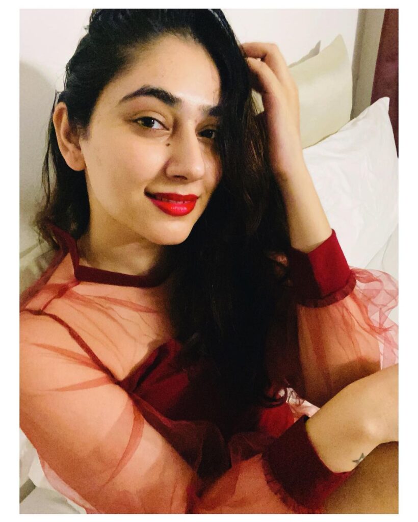 TV Actress Disha Parmar Age, Sister, Father, Family, Biography & More ...