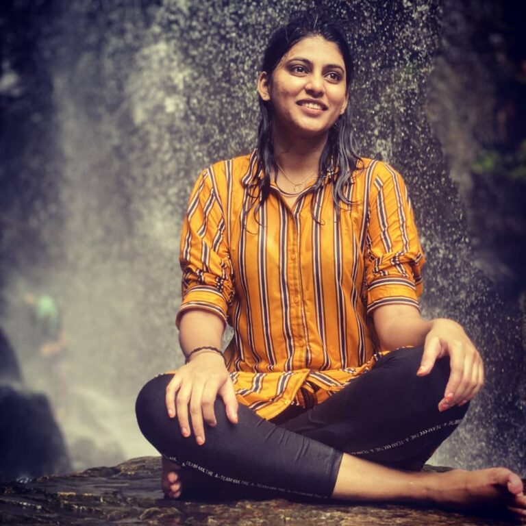 Divya Reddy (30 Weds 21 Fame) Age, Husband, Family, Short Films ...
