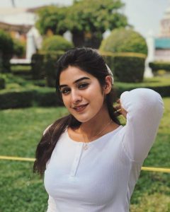 Sakshi Vaidya Age, Height, Husband, Family, Movies, Biography, Wiki & More