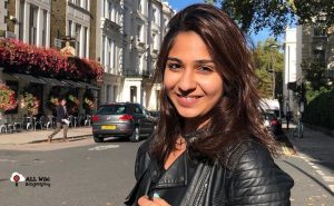 Vidhi Pandya (Bigg Boss 15) Age, Height, Husband, Father, Family ...