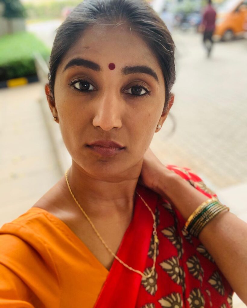 Aiyyo Shraddha Biography, Wiki Age, Husband, Family, Movies & More
