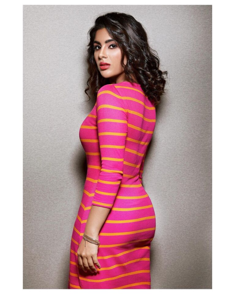 Samyuktha Menon Age, Mother, Husband, Family, Movies, Biography, Wiki ...