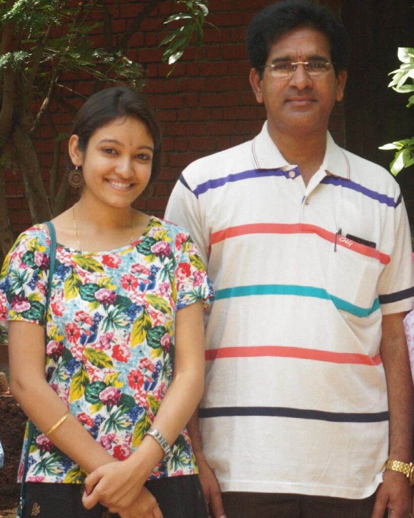 Singer Valli Gayathri Madhira (Sa Re Ga Ma Pa 2022) Age, Family, Songs ...