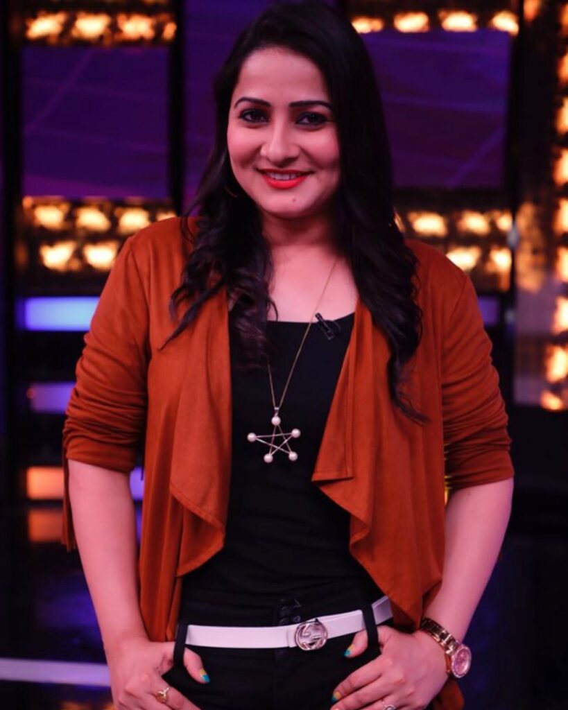 Anju Asrani Age, Height, Husband, Family, Movies List, Biography & More