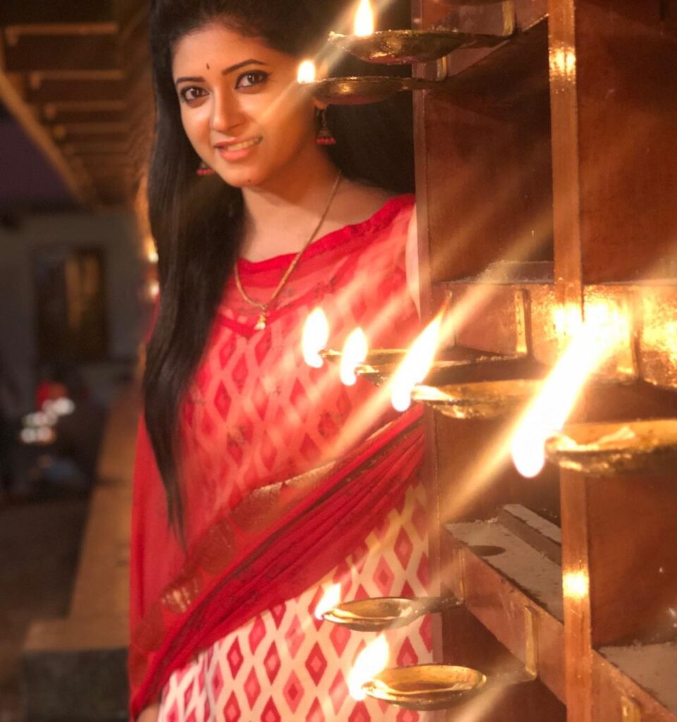 Pallavi Gowda Age, Height, Husband, Family, Serials List, Biography & More