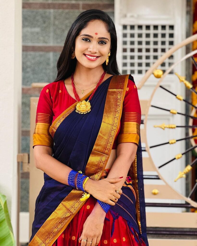 Tejaswini Gowda Biography, Age, Husband, Family, Serials List, Photos ...