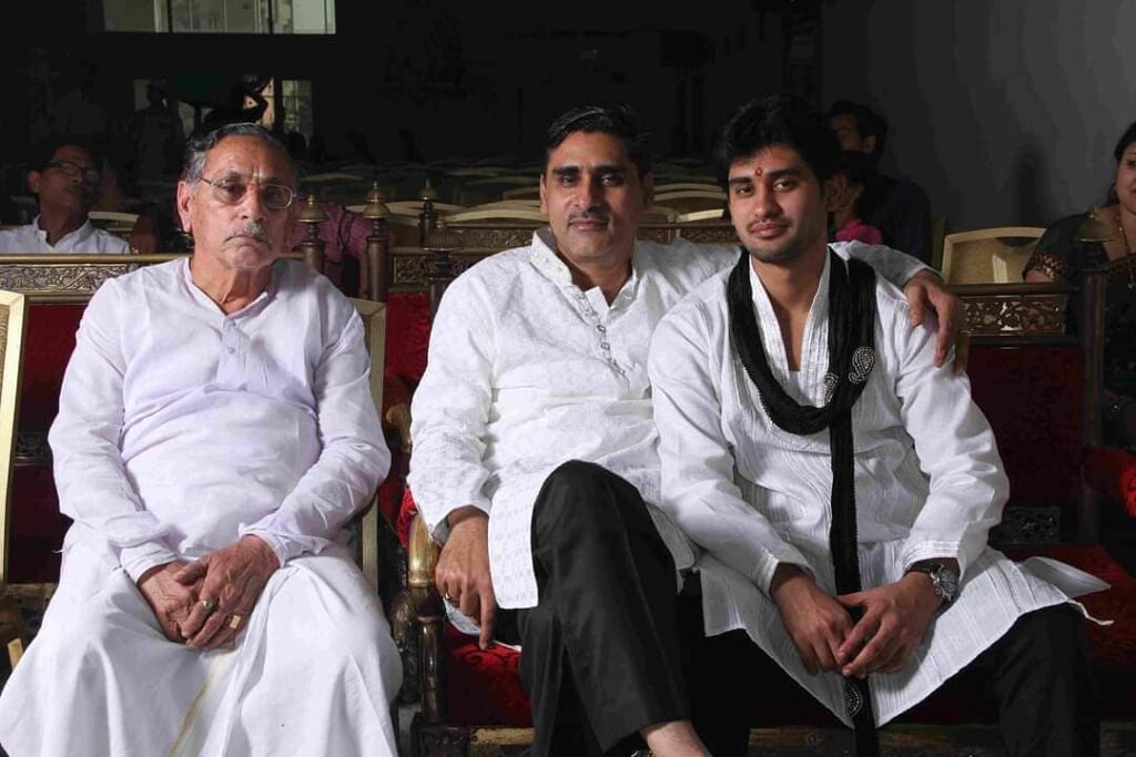 Arjun Kalyan (Bigg Boss Telugu 6) Age, Height, Family, Movies, Short ...