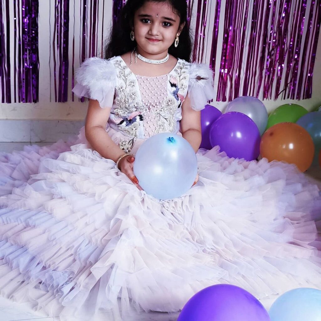 Baby Sridevi (Child Artist) Age, Family, Images, Biography, Wiki & More