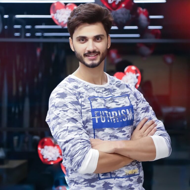 Rohit Sahni (Bigg Boss Telugu 6) Wiki, Biography, Wife, Family, Serials ...