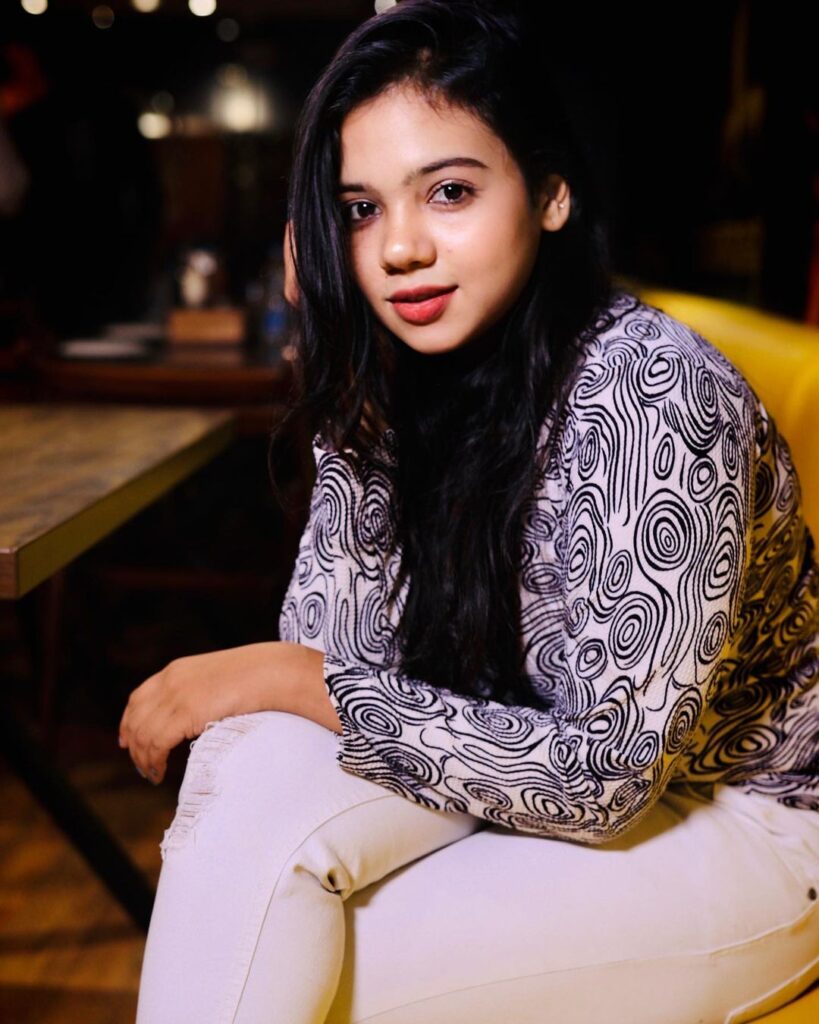 Sreenidhi Sudarshan Age, Husband, Family, Serials, Biography & More