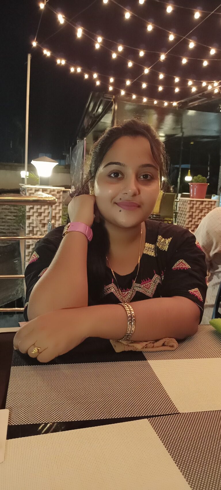 singer-deboshmita-roy-indian-idol-13-age-mother-family-biography