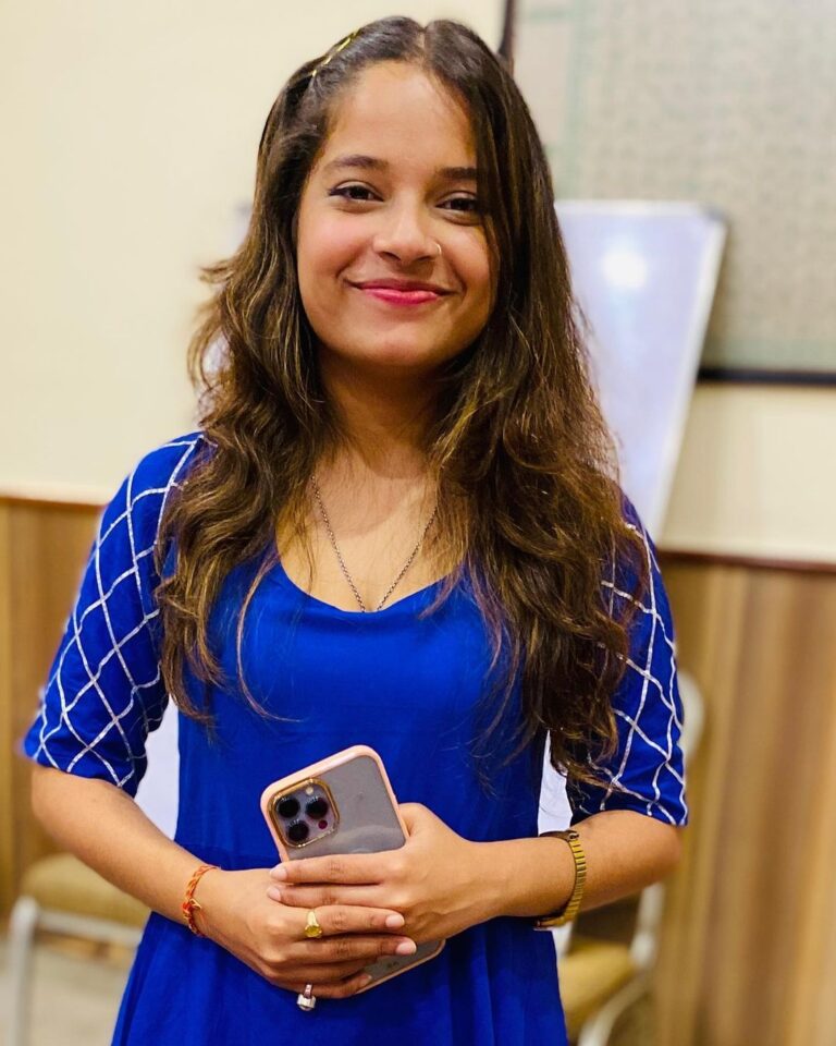 Singer Senjuti Das (Indian Idol 13) Age, Mother, Family, Biography, & More