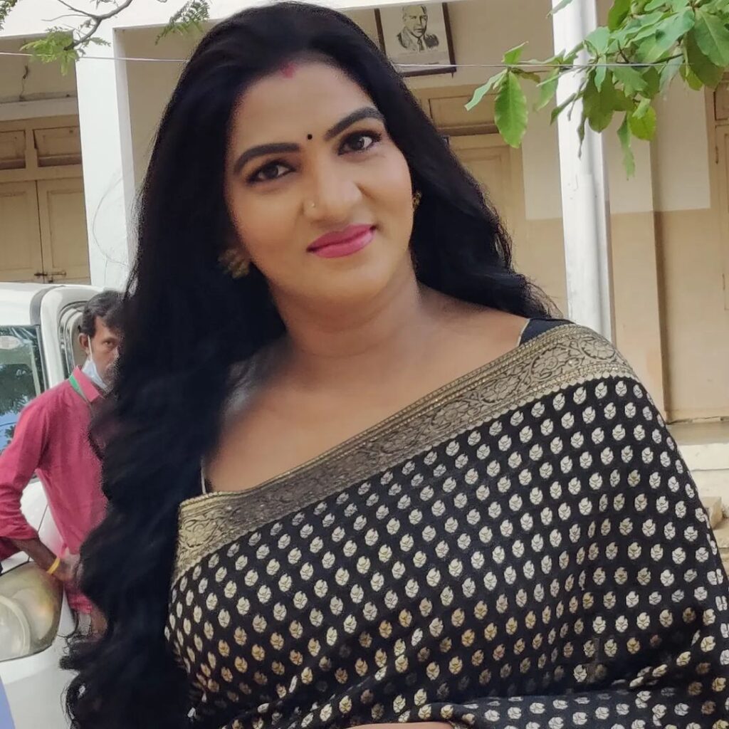 Shanti Arvind (Bigg Boss Tamil 6) Age, Husband, Family, Songs, Biography, Wiki & More