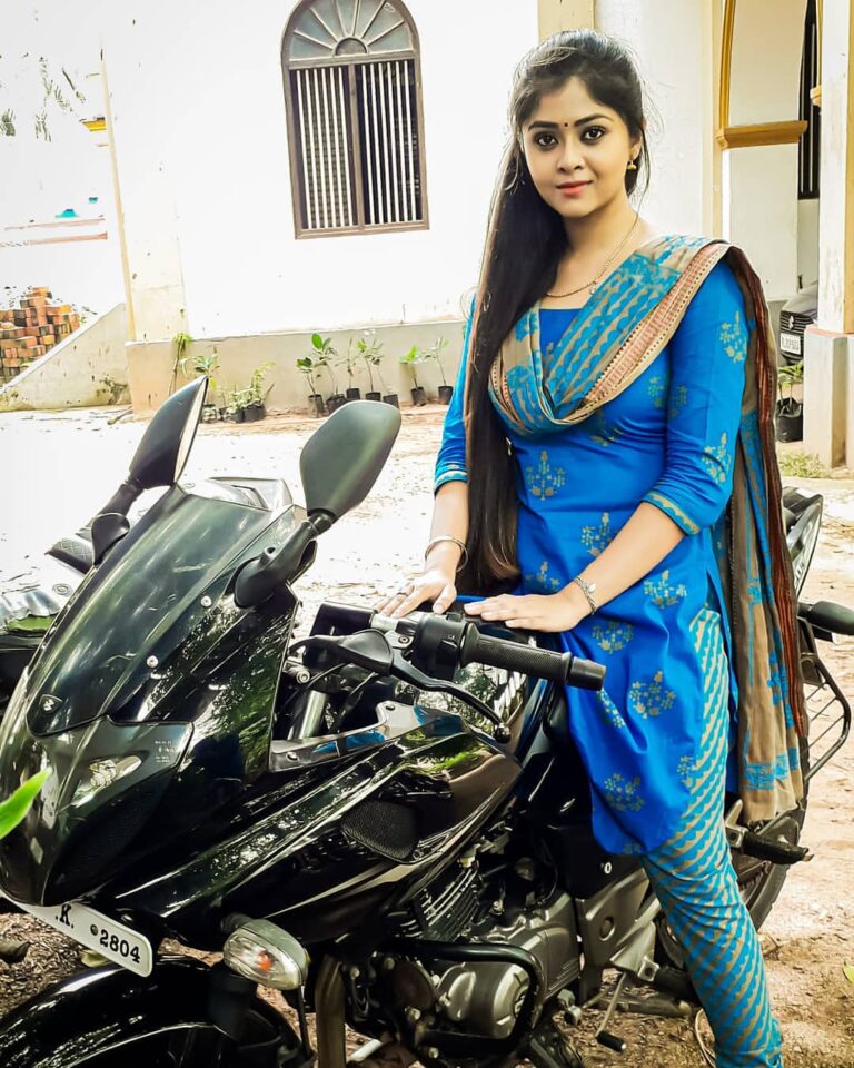 Shirin Age, Family, Serials List, Images, Biography, Wiki & More
