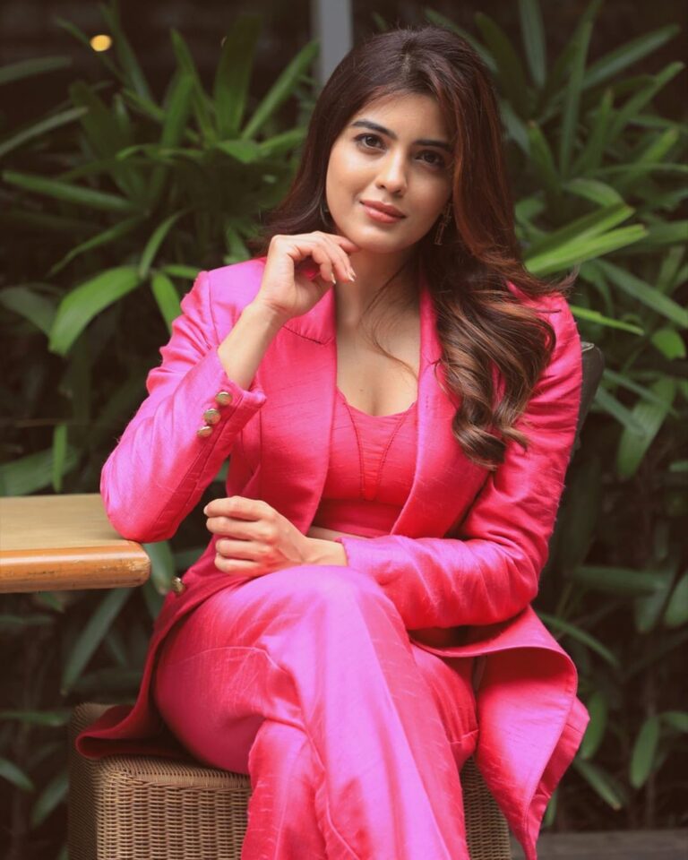 Amritha Aiyer Age, Family, Movies List, Images, Biography, Wiki & More