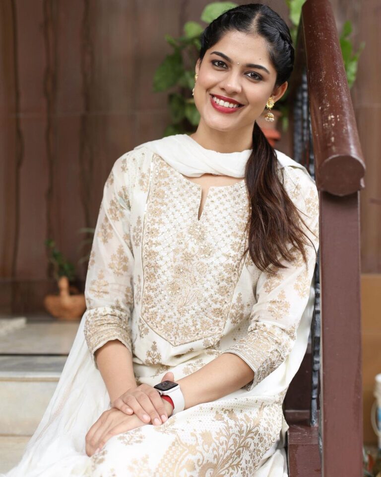 Asha Bhat Age, Husband, Family, Movies List, Biography & More