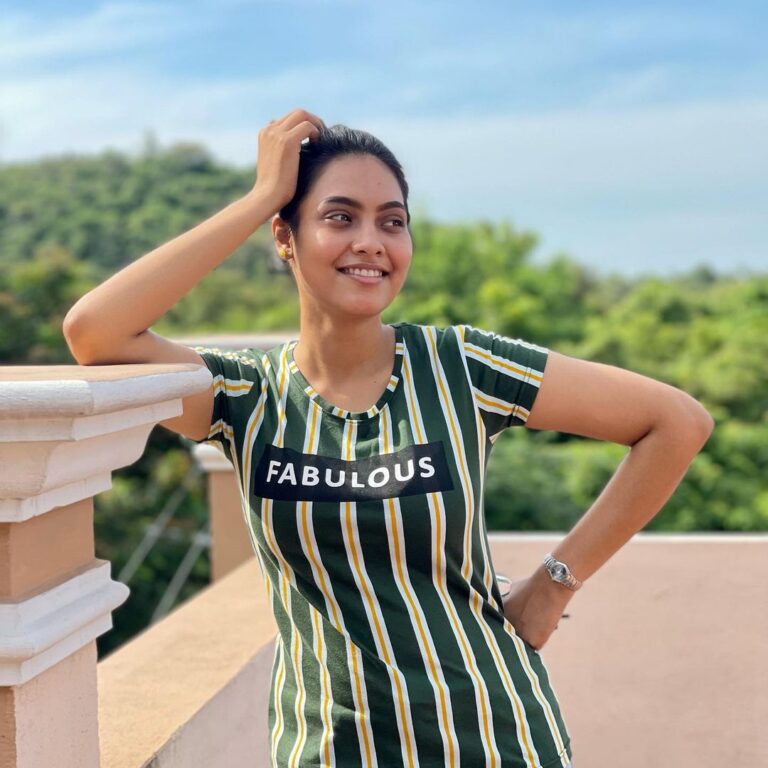 Pavithra Janani Age, Family, Serials List, Images, Biography, Wiki & More