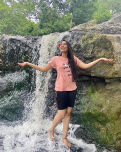 Pavithra Janani Age, Family, Serials List, Images, Biography, Wiki & More