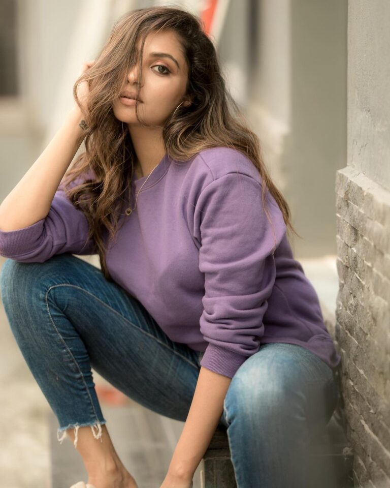 Smruthi Venkat Wiki, Biography, Age, Husband, Family, Movies List, & More
