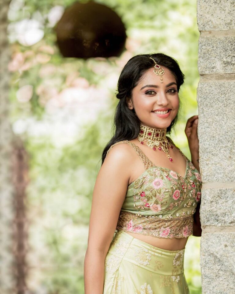 Smruthi Venkat Wiki, Biography, Age, Husband, Family, Movies List, & More