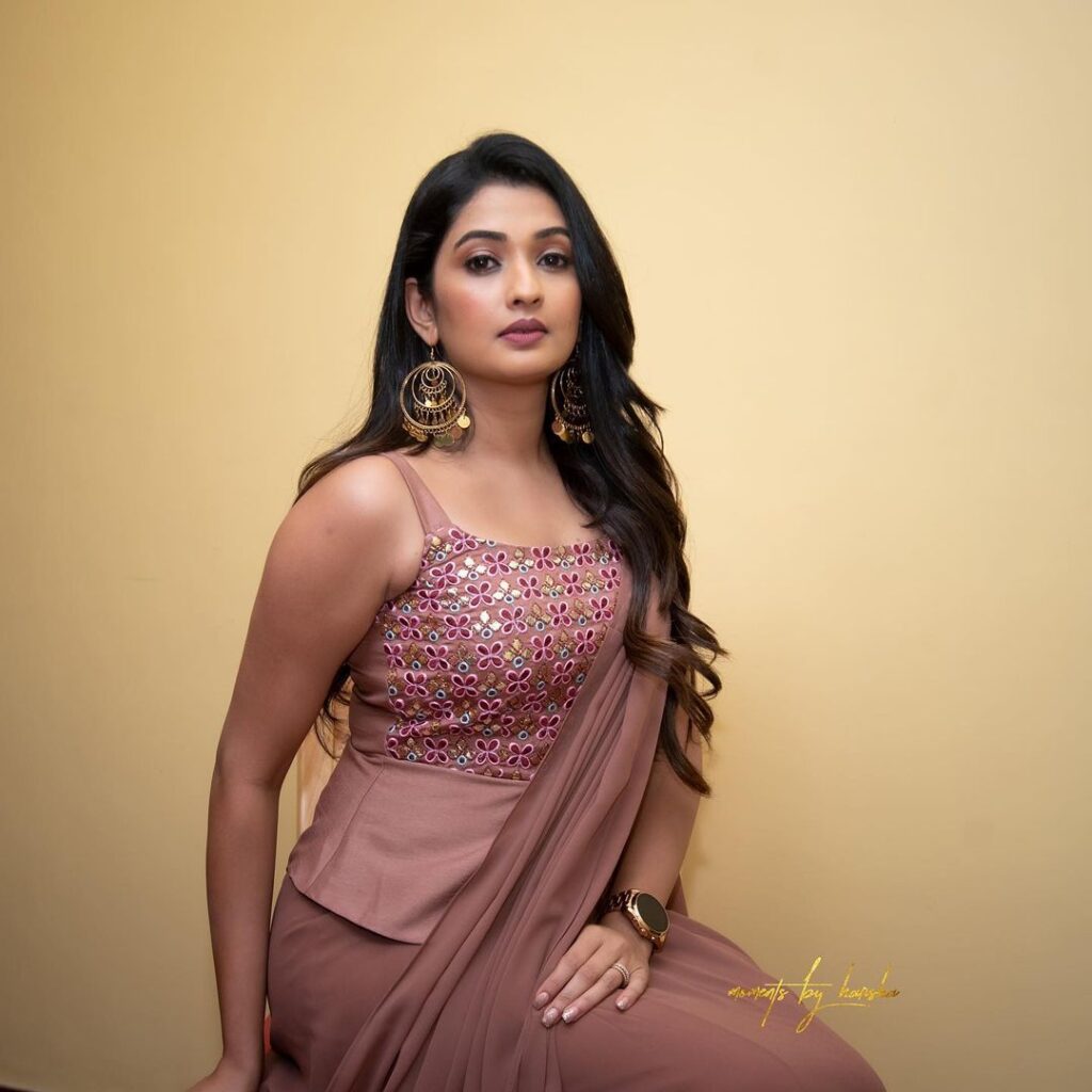 Sonal Monteiro Age, Family, Movies List, Biography & More