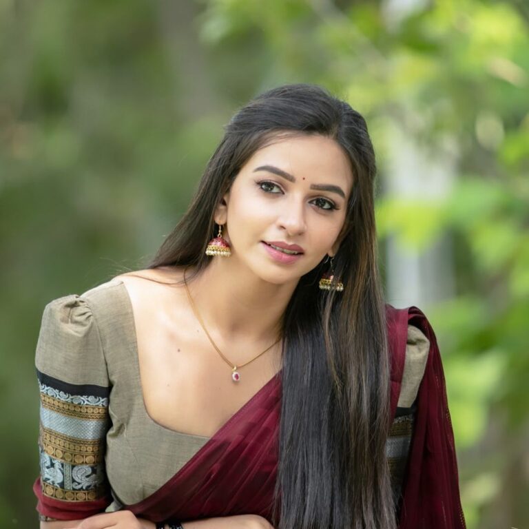 Divya Ganesh Biography, Wiki, Age, Husband, Family, Serials List & More