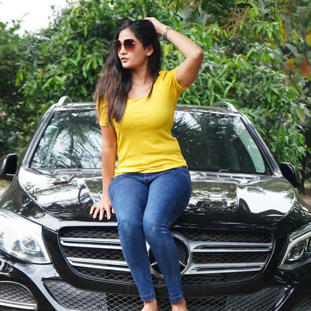 Gayathri Munni Simhadri Wiki, Biography, Age, Husband, Family, Serials ...