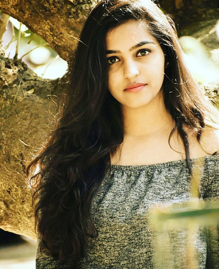 Pavithra Aravind Biography, Wiki, Age, Husband, Family, Serials List & More