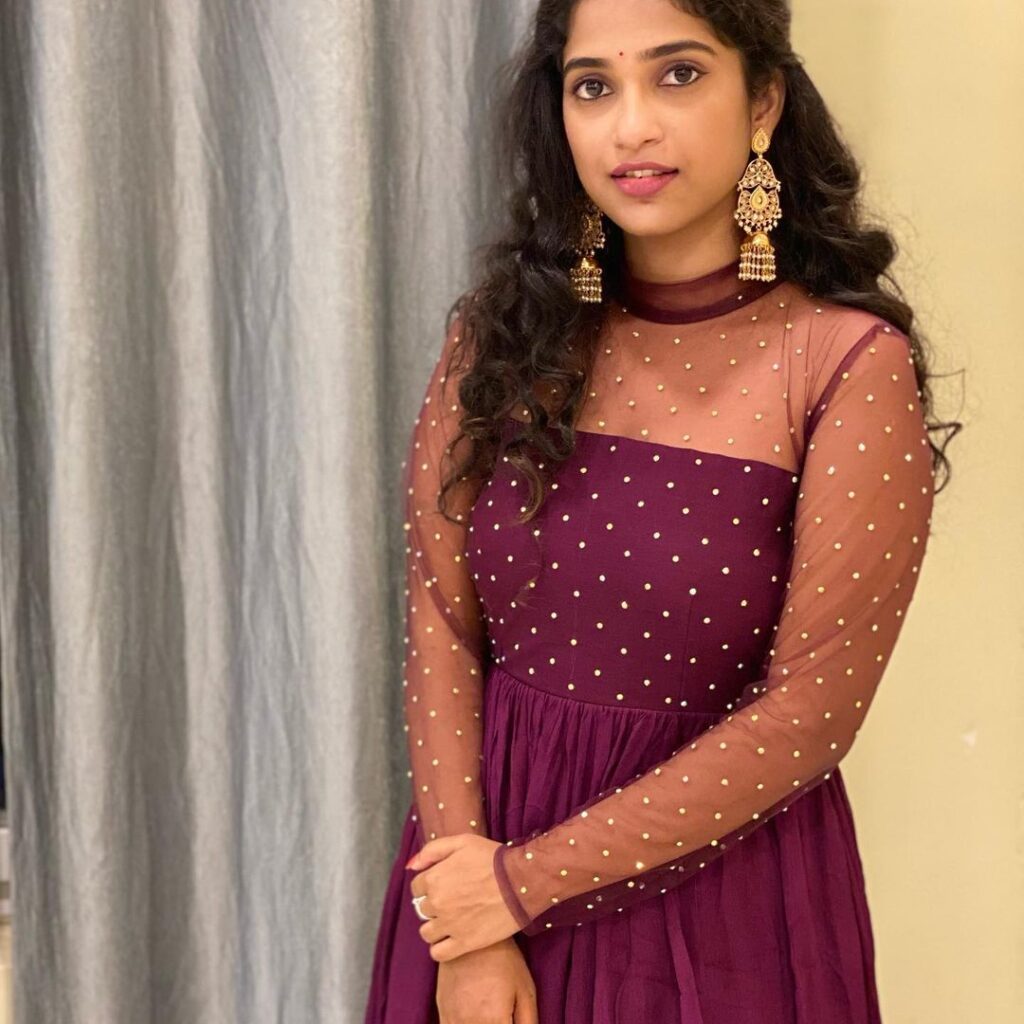 Singer Satya Yamini Age Husband Parents Family Songs List