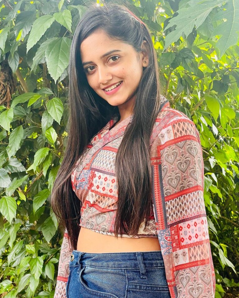 Darshini Gowda Wiki, Biography, Age, Husband, Family, Serials List & More