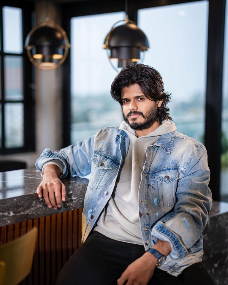 Anand Deverakonda Biography, Age, Height, Brother, Wife, Family, Movies ...