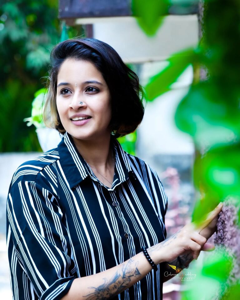Sreedevi Menon (Bigg Boss Malayalam 5) Biography, Age, Husband, Mother ...