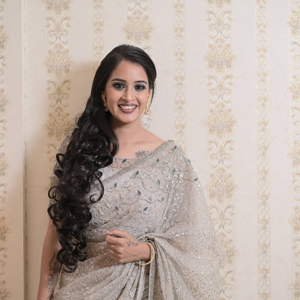 Sreedevi Menon (Bigg Boss Malayalam 5) Biography, Age, Husband, Mother ...