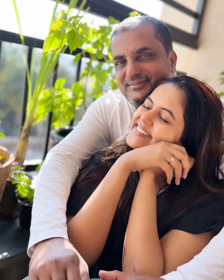 Chaitra Reddy Biography, Age, Husband, Family, Serials List, Wiki ...