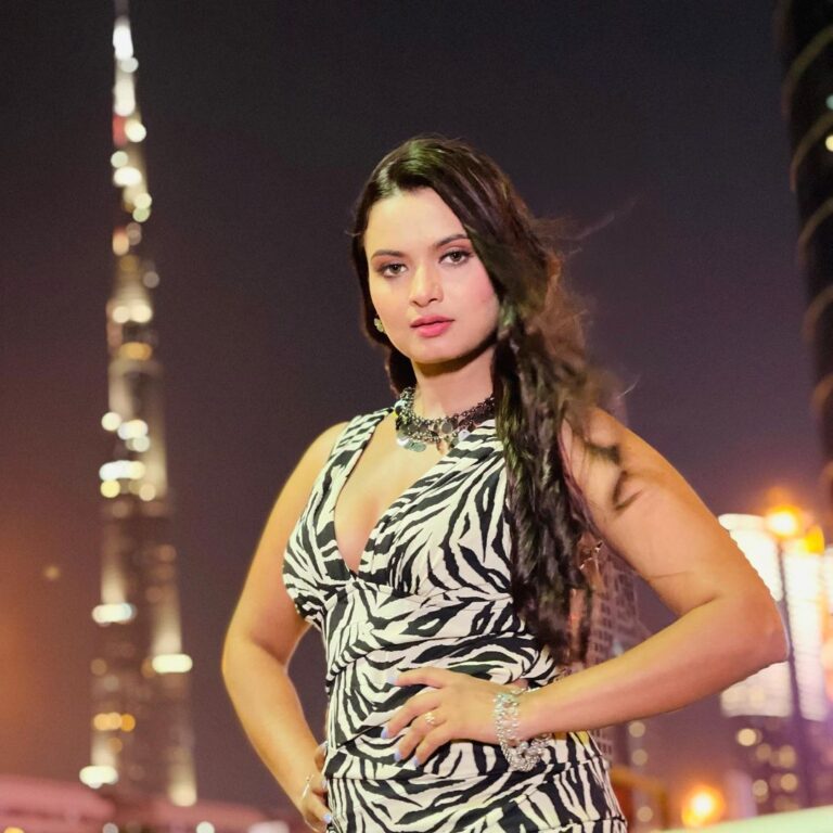 Neelam Giri Biography, Age, Husband, Family, Movies, Serials, Songs ...