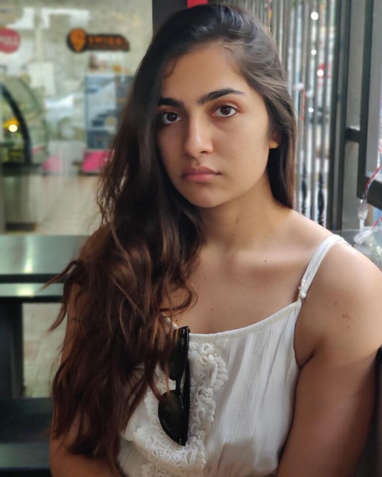 Rukmini Vasanth Age, Husband, Sister, Family, Movies, Photos, Biography ...