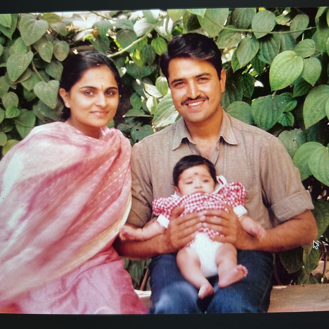 Rukmini Vasanth Age, Husband, Sister, Family, Movies, Photos, Biography ...