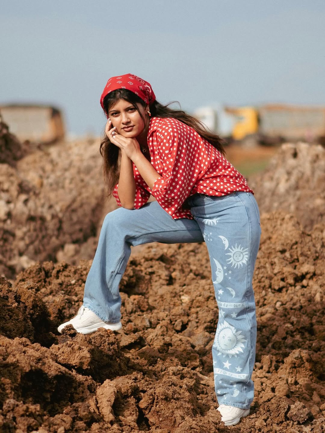 Monisha Blessy Biography 2026: Age, Husband, Family, Photos, Wiki & Net ...